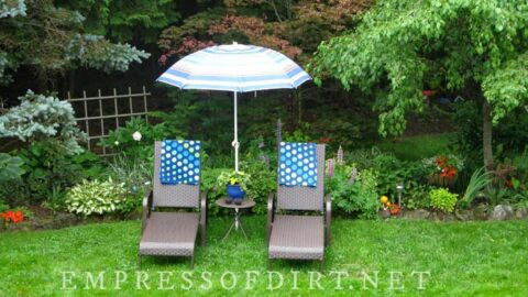 38 Blue Garden Accent Ideas: Art, Decor, & Flowers