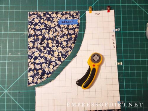 How to Sew a Simple Garden Apron (Free Pattern)