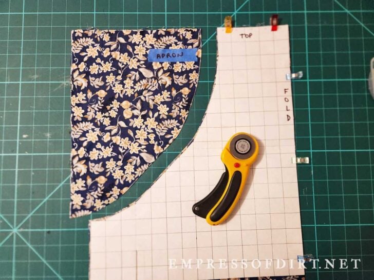 How to Sew a Simple Garden Apron (Free Pattern)