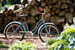 38 Blue Garden Accent Ideas: Art, Decor, & Flowers