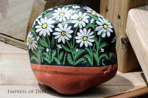 GARDEN Art DIY: DIY Garden Art Painted Rocks