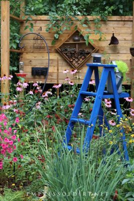 12 Creative & Rustic Garden Art Ladder Ideas