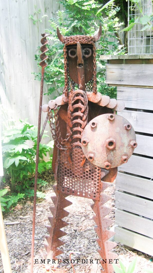 20 Ideas to Turn Old Tools into Garden Art