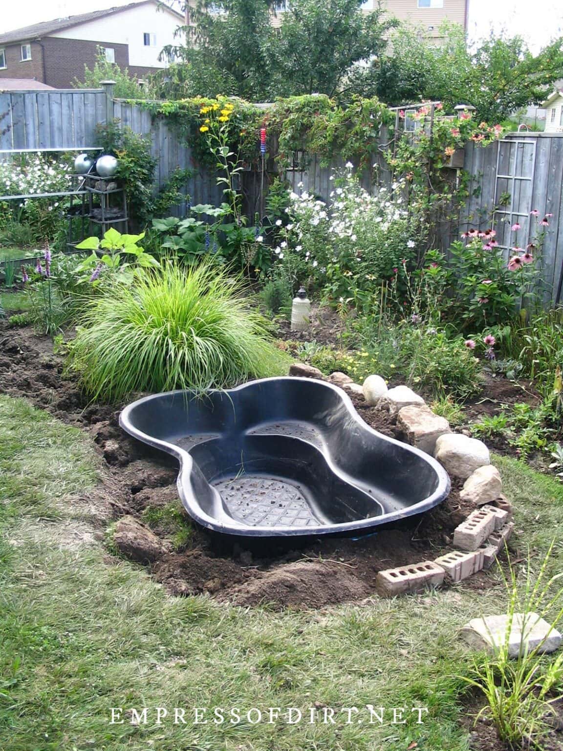 20 Beautiful Backyard Pond Ideas for All Budgets