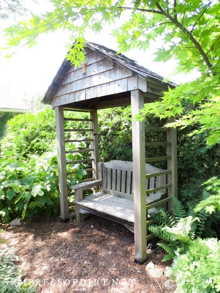 24 Relaxing Garden Nooks Far From the Madding Crowd