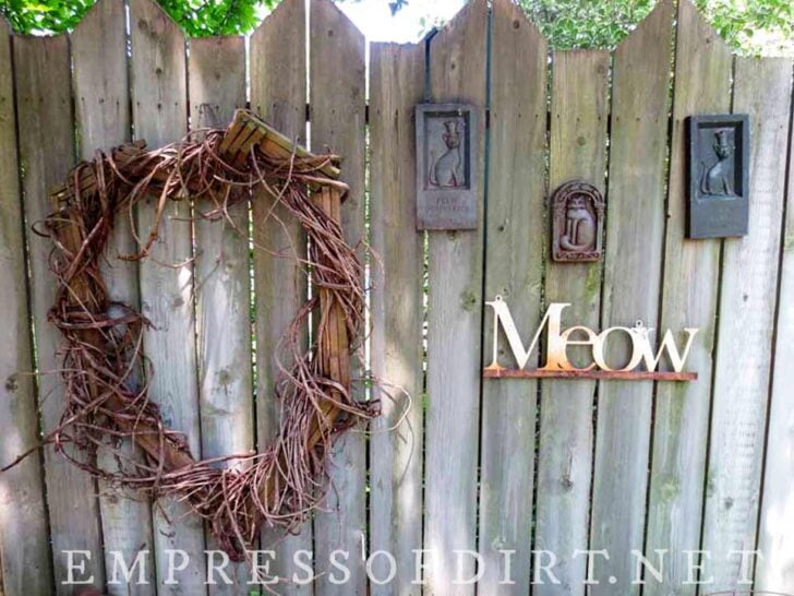 25 Garden Fence Decoration Ideas to Dress Up Your Yard