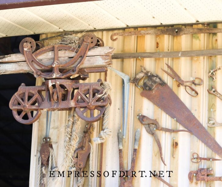 20 Ideas to Turn Old Tools into Garden Art