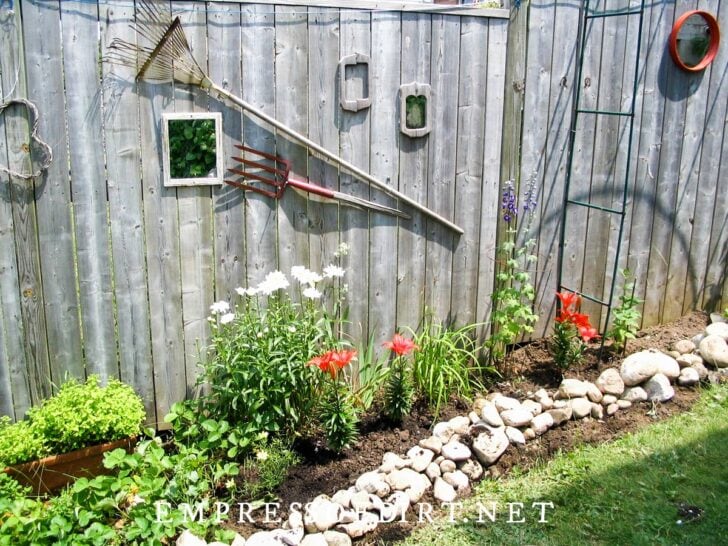 20 Ideas to Turn Old Tools into Garden Art