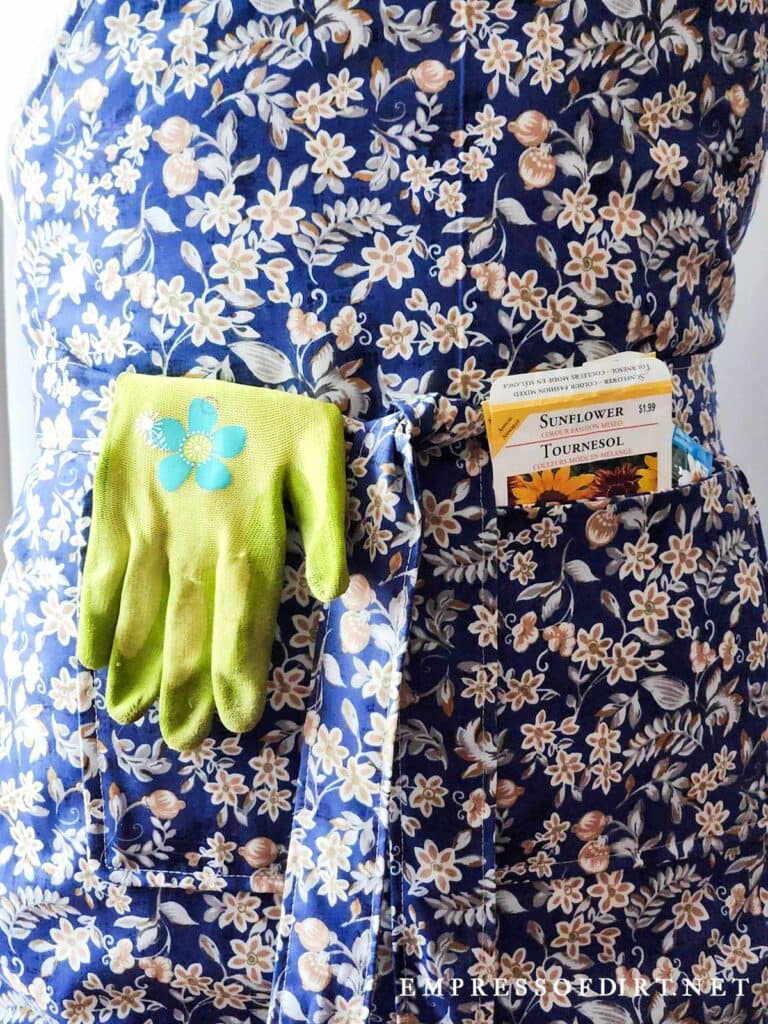 How to Sew a Simple Garden Apron (Free Pattern)