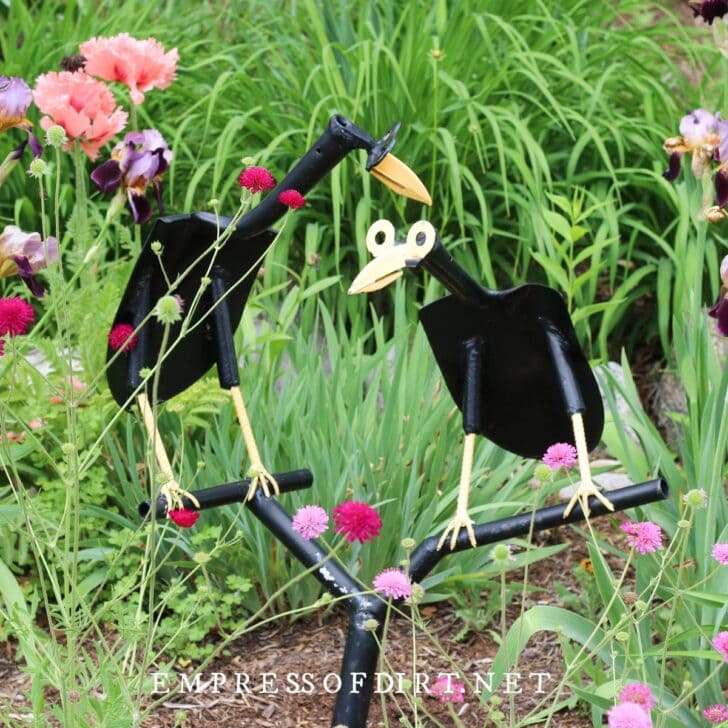 20 Ideas to Turn Old Tools into Garden Art