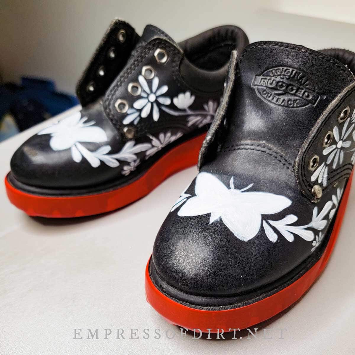 Oh My Daisies! How To Transform Plain Shoes With Paint