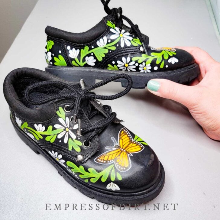 Oh My Daisies! How To Transform Plain Shoes With Paint
